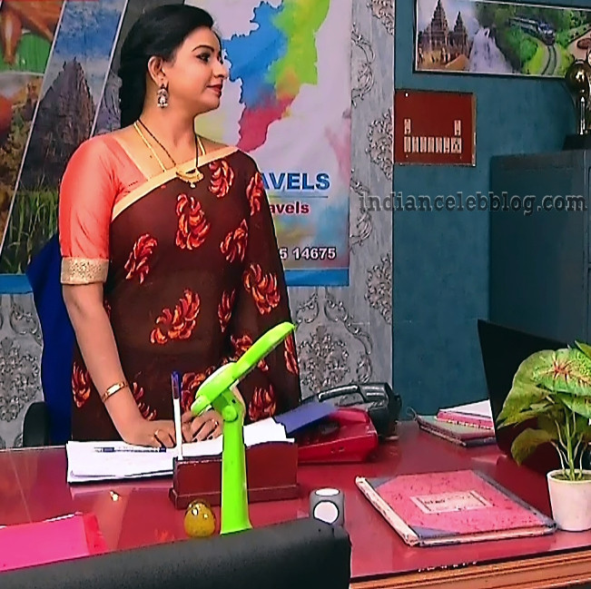 Divya ganesh Sumangali tv serial S7 25 hot saree caps – indiancelebblog