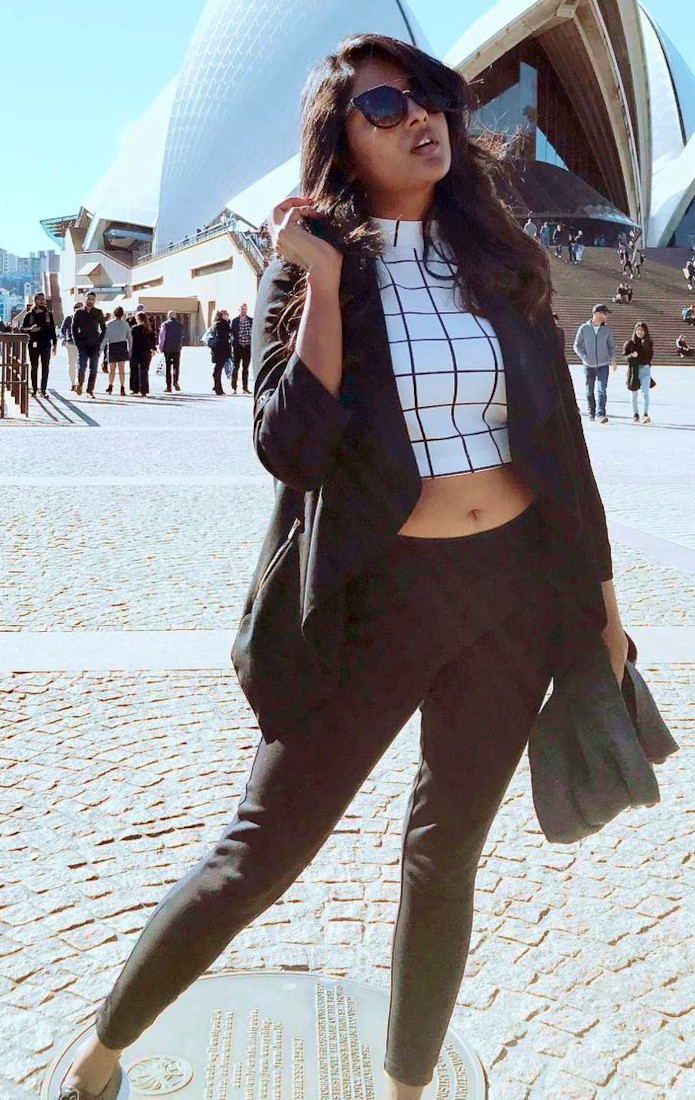 Amita ranganath hot glamorous photos CTS1 4 navel show – indiancelebblog