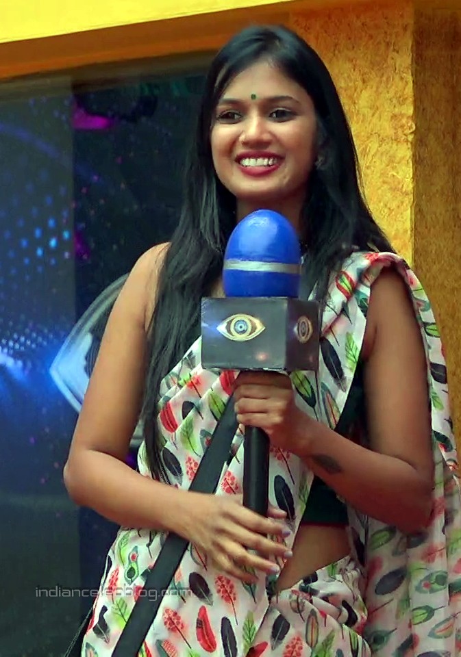 Telugu tv anchor ariyana glory bigg boss S5 19 hot saree pics ...