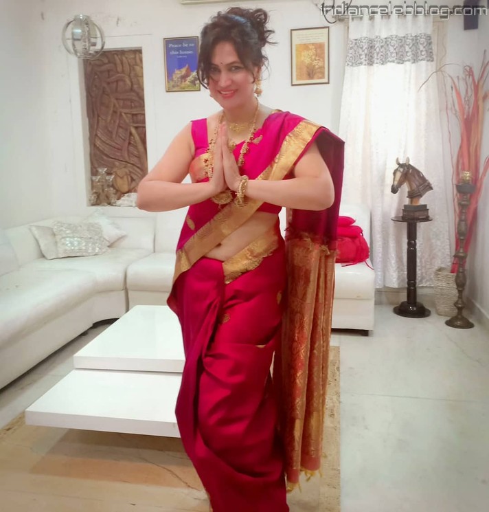Vijaya murthy selfie queen actress t1 12 hot saree navel photo ...