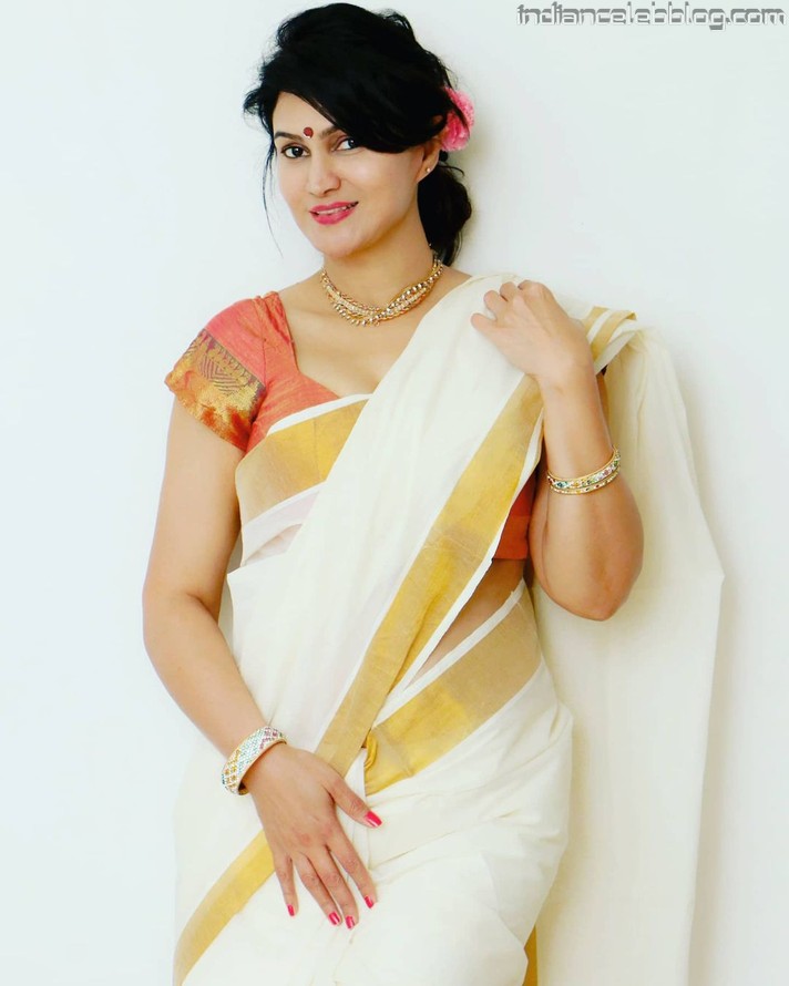 Vijaya murthy selfie queen actress t1 2 hot saree photo – indiancelebblog