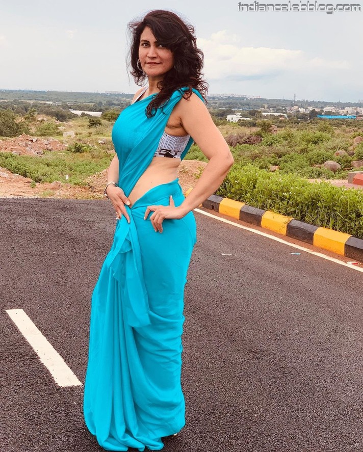 Vijaya murthy selfie queen actress t1 31 hot saree photo – indiancelebblog