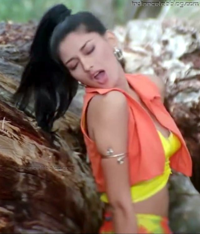 Raveena tandon sonali bendre km14 hot cleavage pics – indiancelebblog