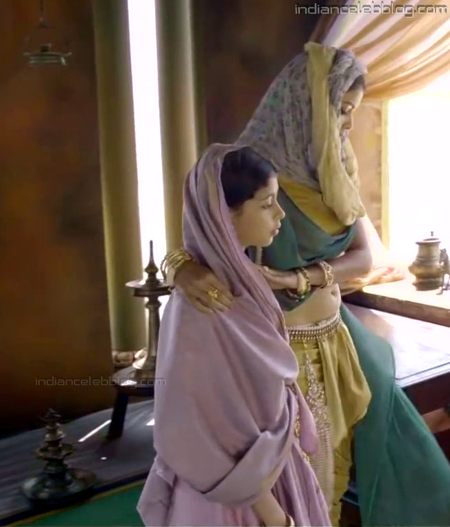 Genelia dsouza malayalam movie urumi 6 hot navel hd caps – indiancelebblog