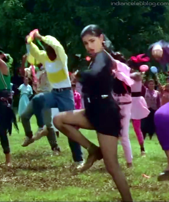 Mamta kulkarni bollywood waqt hamara hai 6 hot legs hd caps ...