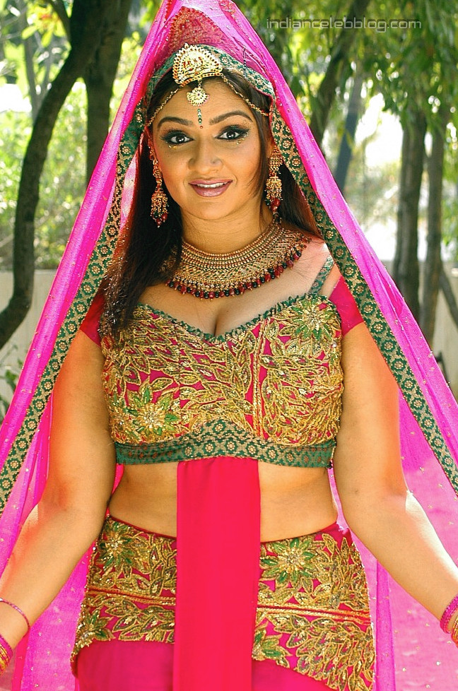 Aarthi agarwal telugu movie brahmalokam 3 hot cleavage stills – indiancelebblog
