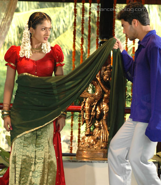 Sheela navdeep seethakoka chiluka 10 hot romance saree stills ...