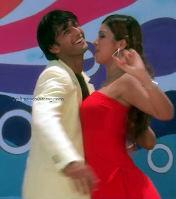 Ayesha takia bollywood tarzan wonder car 16 hot hd caps ...