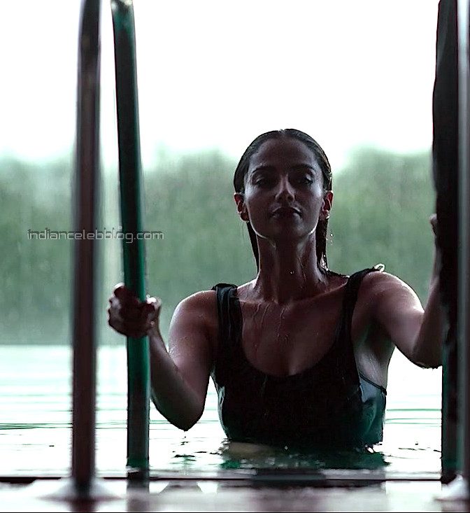 Meenakshi chaudhary telugu khiladi 19 hot swimsuit hd caps – indiancelebblog