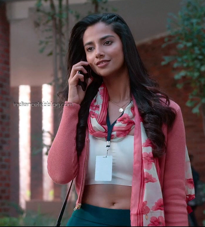 Meenakshi chaudhary telugu khiladi 2 hot navel hd caps – indiancelebblog