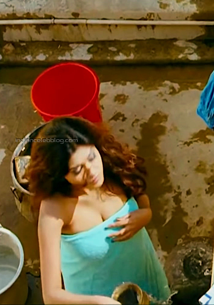 Oviya tamil kalakalappu 14 hot bath cleavage hd caps – indiancelebblog