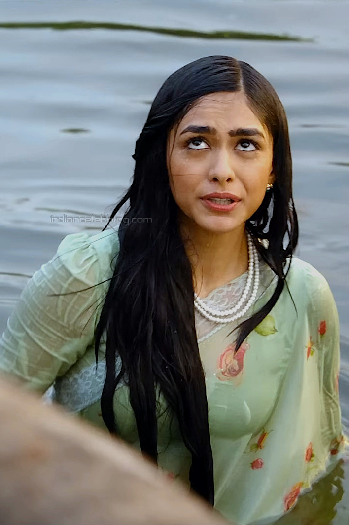 Mrunal thakur sita raman telugu movie 9 hot saree hd stills ...