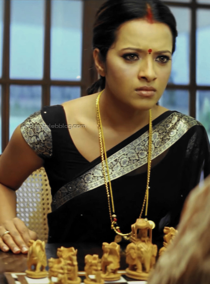 Reema sen chellame tamil movie 15 vishal hot saree hd caps ...