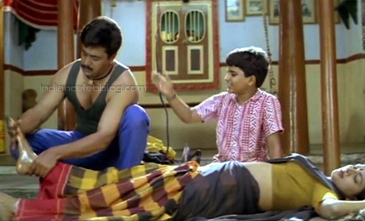 Roja tamil actress ayudha poojai 2 hot saree hd stills – indiancelebblog