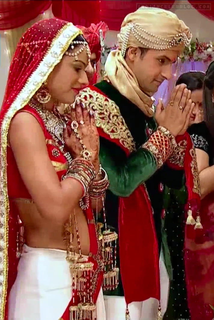 Nia sharma m 14 jamai raja hot saree hd photo – indiancelebblog