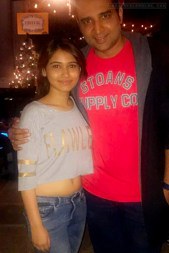 Hindi tv actress sm2x15 pallavi gupta navel – indiancelebblog