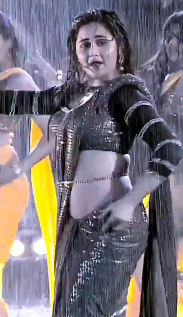 Rashami desai s4x6 bigg boss saree rain dance – indiancelebblog