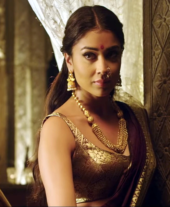 Shriya saran gautamiputra 24 balakrishna telugu movie stills – indiancelebblog