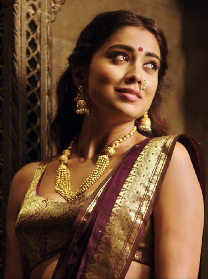 Shriya saran gautamiputra 8 balakrishna telugu movie caps – indiancelebblog