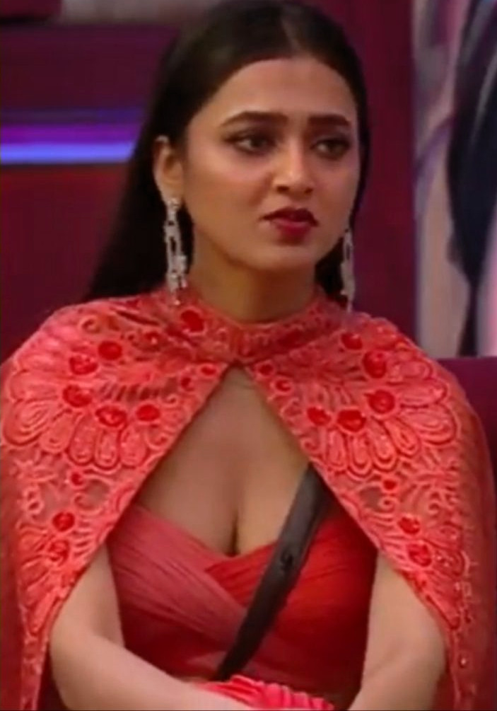 Tejasswi prakash bb1x22 cleavage bigg boss tv celeb – indiancelebblog
