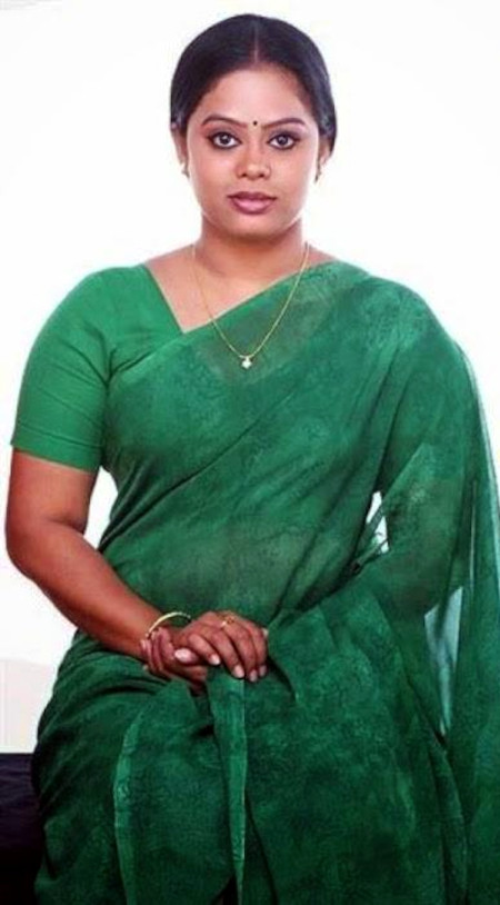Devi priya scm1x8 serial actress saree photo shoot – indiancelebblog