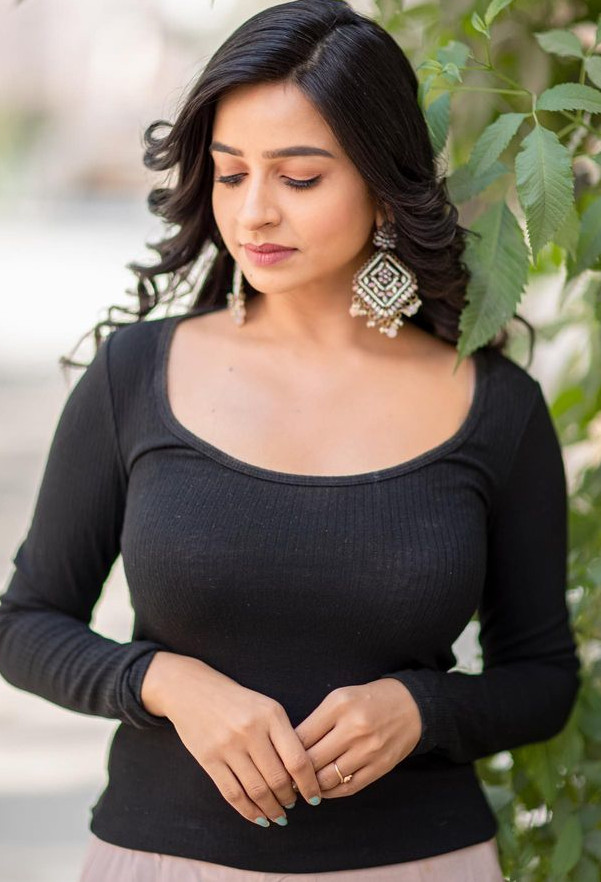 Divya ganesan m1x17 photo shoot tamil tv serial actress – indiancelebblog