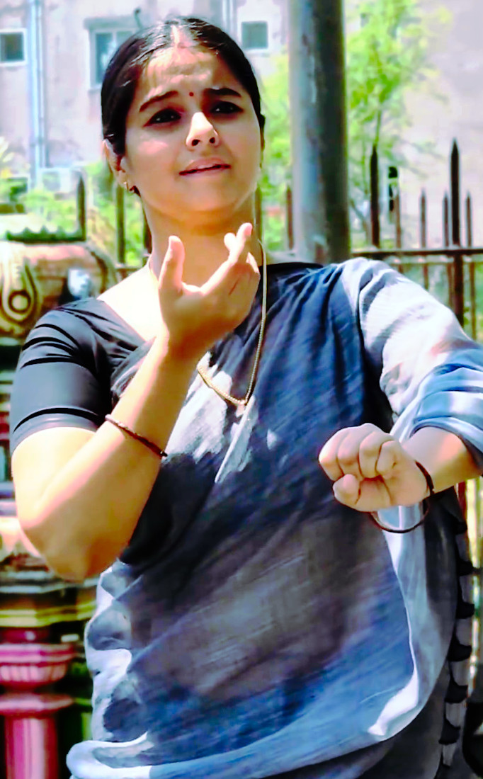 Haripriya isai tamil tv serial actress smm1x2 transparent saree ...