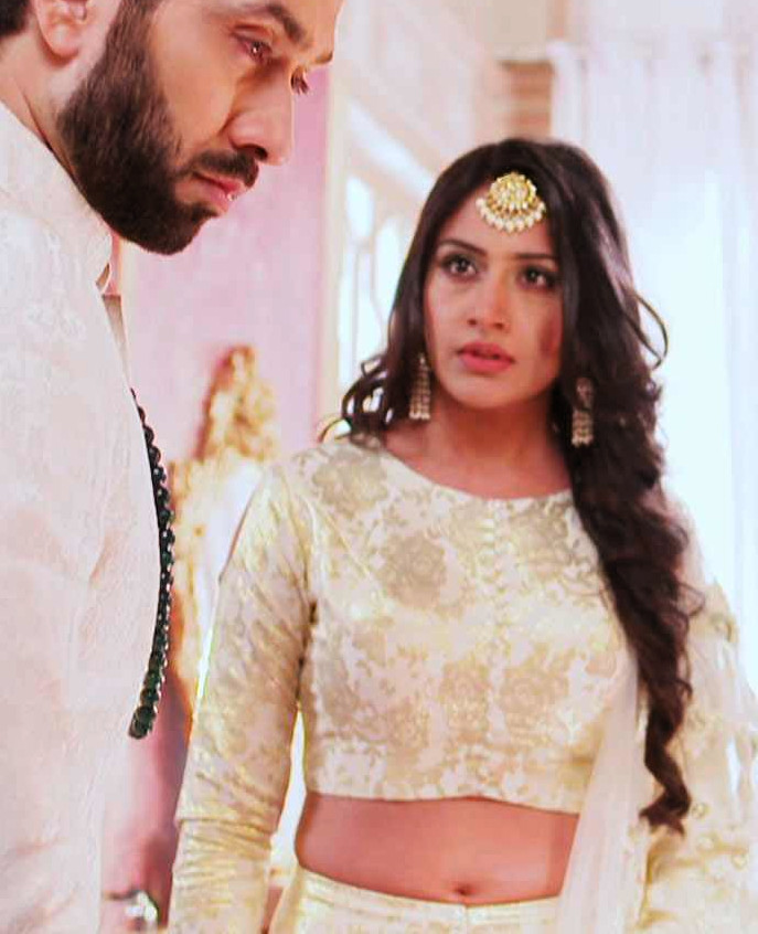 Hindi tv serial actress tnm9x11 surbhi chandna saree – indiancelebblog