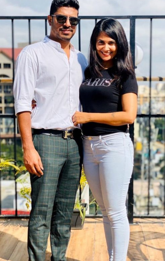 Kavya gowda smm1x5 with husband social media – indiancelebblog