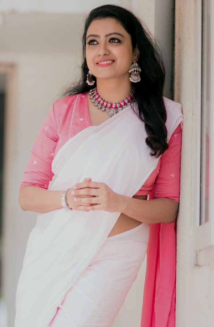 Nisha krishnan smm18 saree photo shoot tamil tv – indiancelebblog