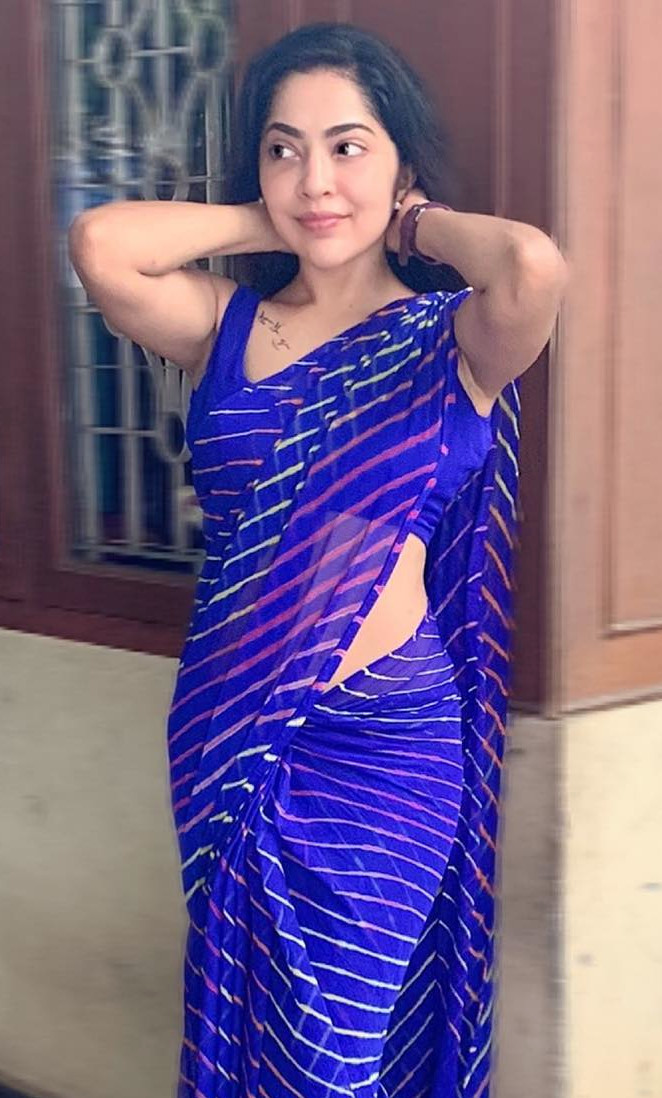 Ramya subramanian tamil tv anchor 3 armpits saree instagram ...