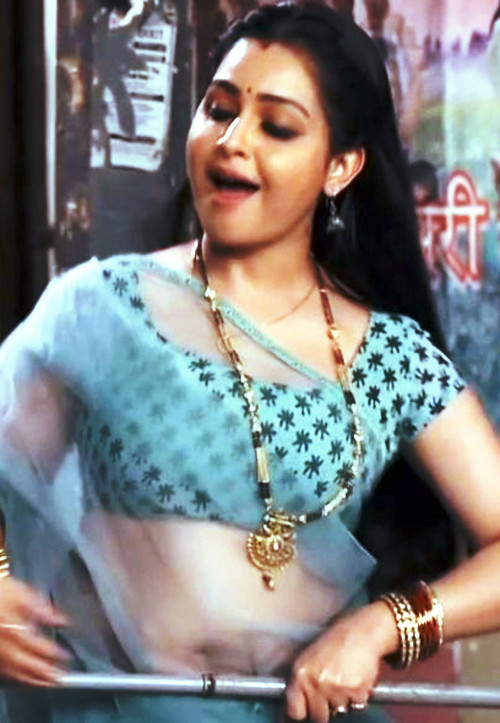 Shubhangi atre s23x12 transparent saree bhabiji tv series – indiancelebblog