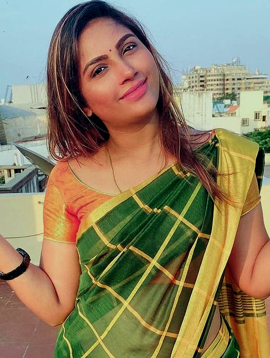 Myna nandhini tamil tv actress 18 transparent saree photo shoot ...