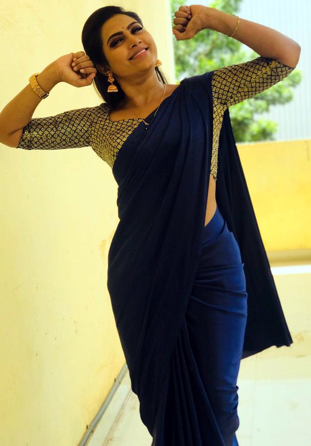 Myna nandini tamil tv actress 28 saree social media hd pics ...