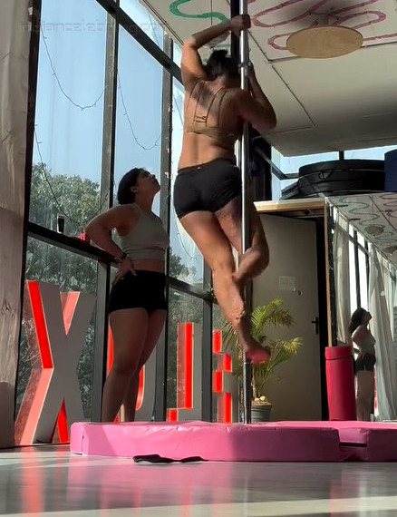 Bhoomi shetty kannada serial actress w2x15 workout pole dance – indiancelebblog