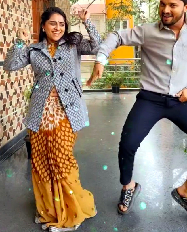 Deepika dhanya r1x7 kannada tv serial actress saree navel dance reel – indiancelebblog
