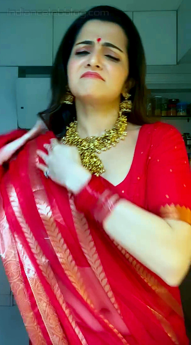 Divyadarshini dd tamil tv anchor wm1x8 saree navel social media ...