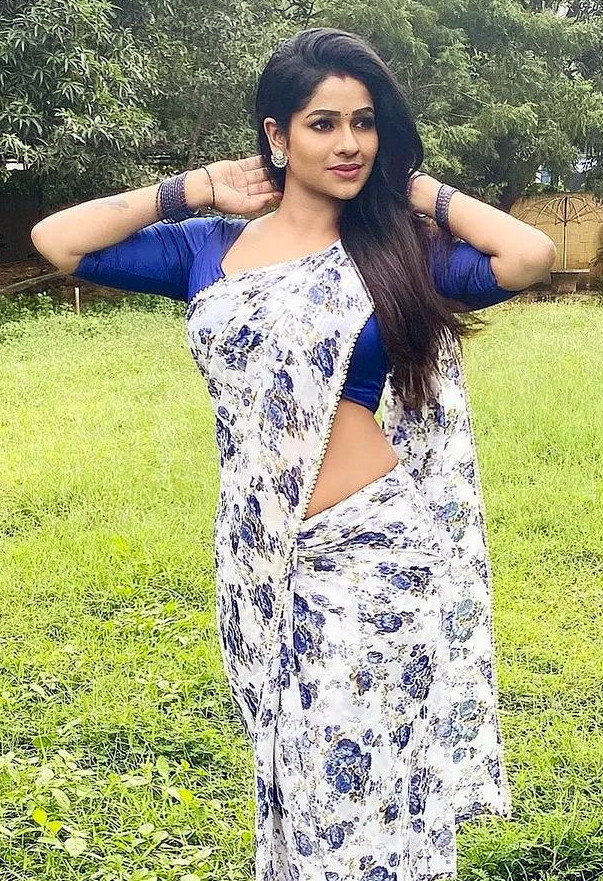 Leesha eclairs sps1x9 hot saree midriff television actress ...