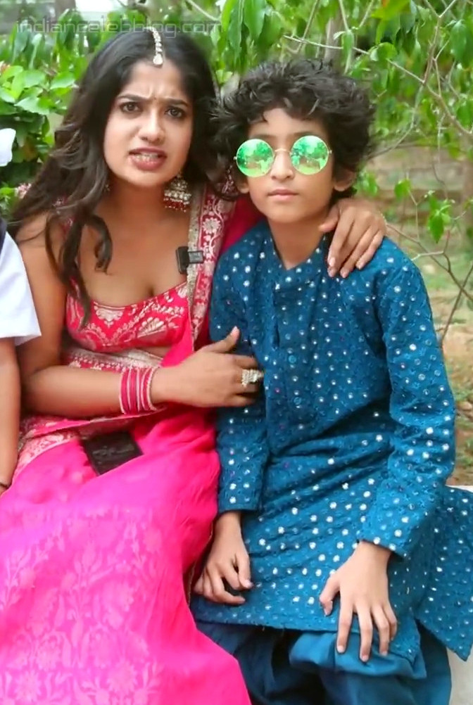 Preethi sharma tamil chithi serial lcm1x15 cleavage social media ...