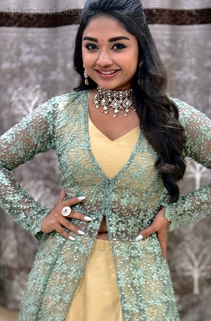 Preethi sharma tamil chithi serial lcm1x17 navel photo shoot ...