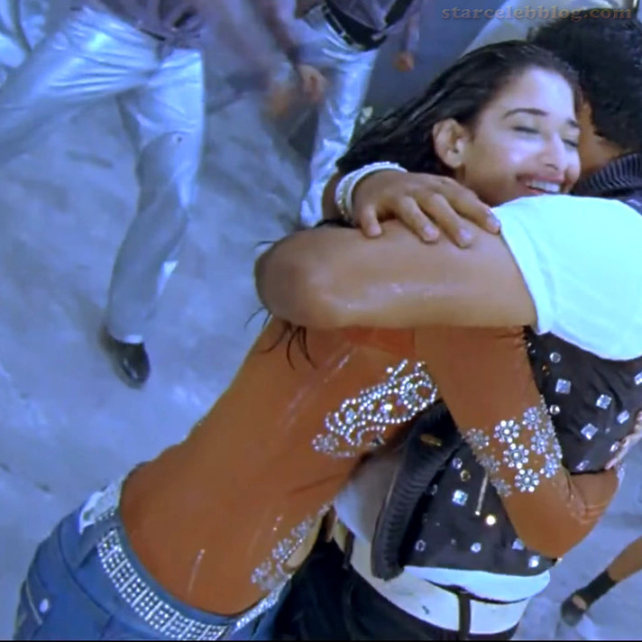 Tamanna karthi siruthai rakkamma 30 hot hug romance hd caps ...