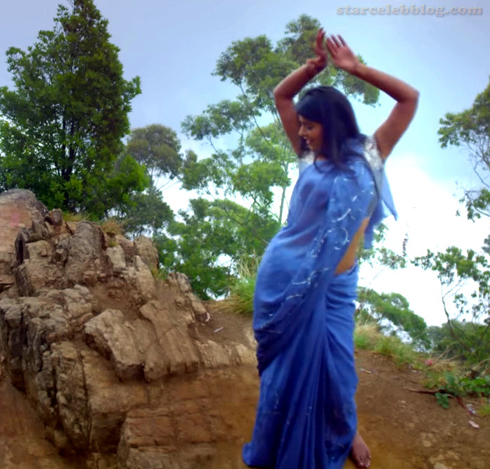 Aishwarya rajesh thirudan police tps1x18 sari song captures ...