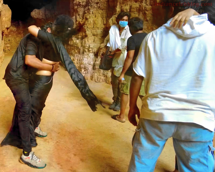 Apsara rani Racharikam 14 telugu movie on set hd photo – indiancelebblog