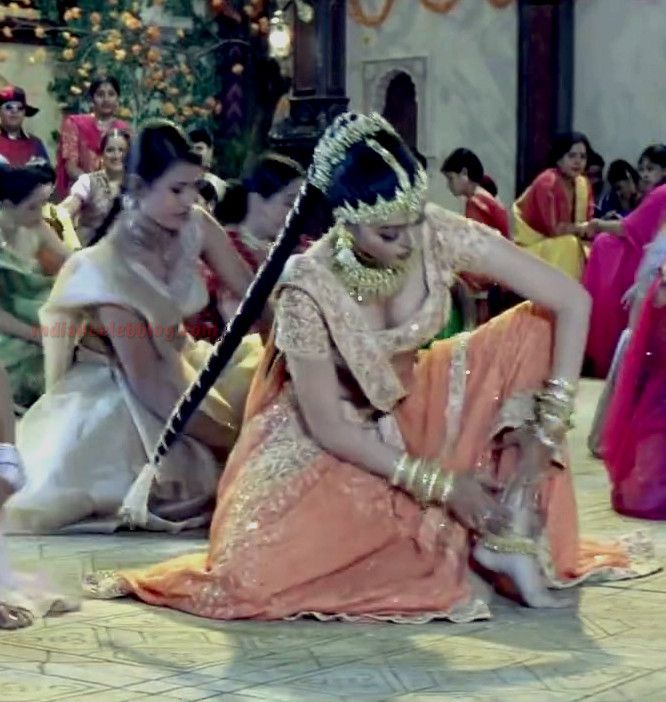 Aishwarya rai Dhaai akshar prem ke 17 lehenga dance hd captures ...