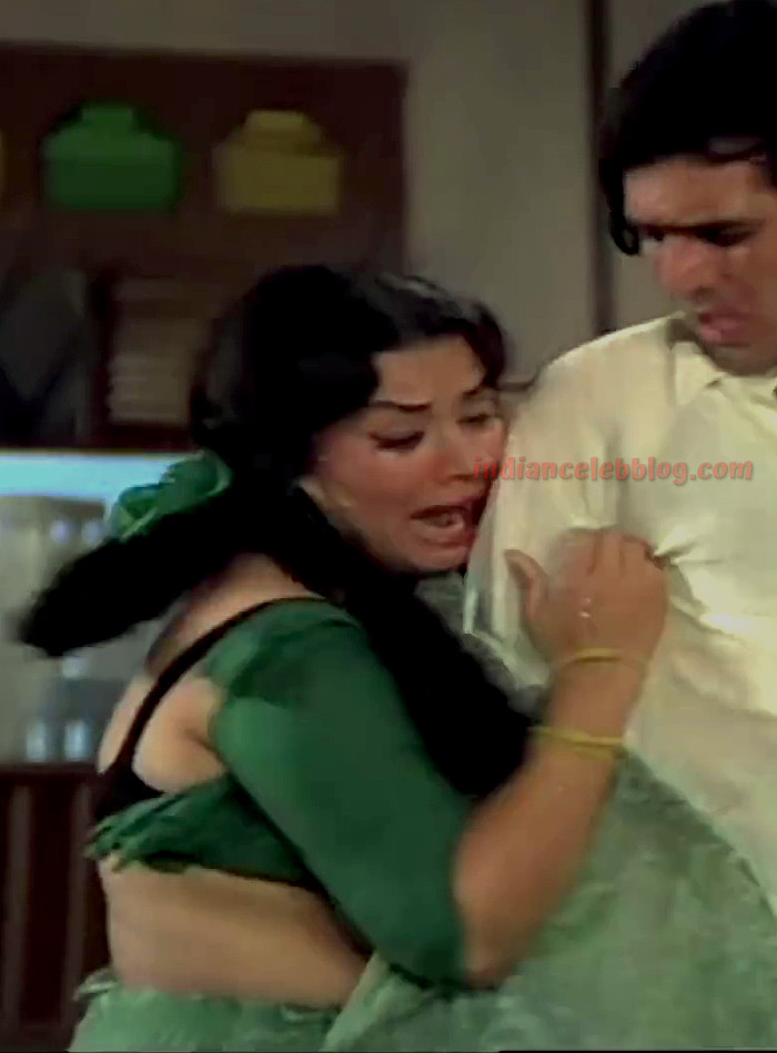 Farida jalal m1x6 Bundal baaz saree strip scene hd captures – indiancelebblog