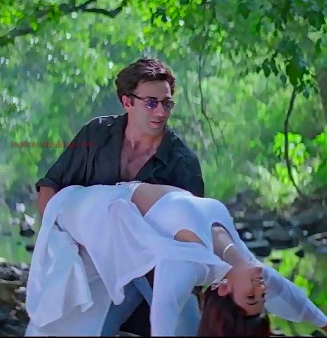 Sushmita sen 17 Zor Sunny deol bollywood movie hd captures – indiancelebblog