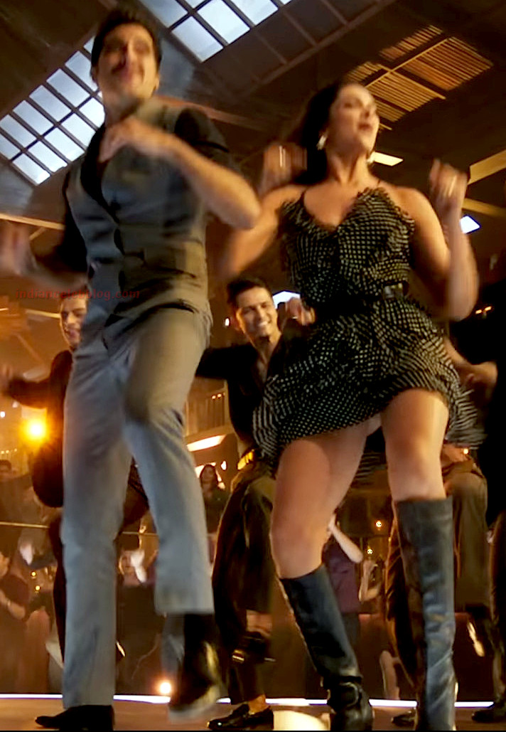 deepika padukone fighter bollywood 13 hrithik roshan song hot ...